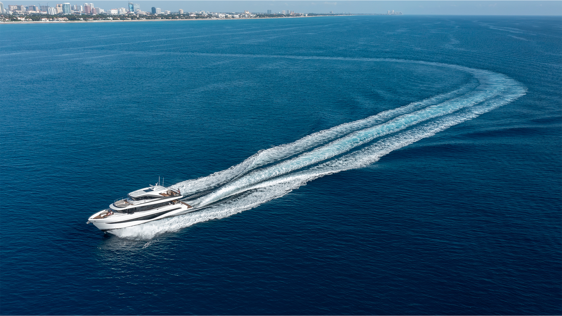 X80 Super Flybridge Yacht | 80ft Yacht | Princess Yachts