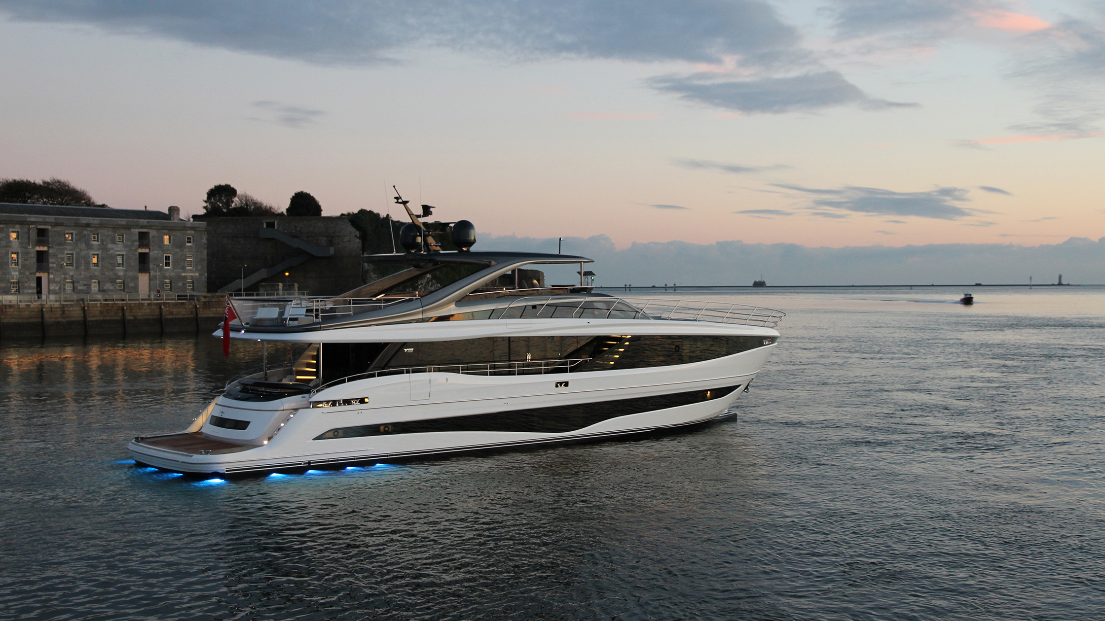 Y95 Luxury Motor Yacht - Y Class- Princess Yachts