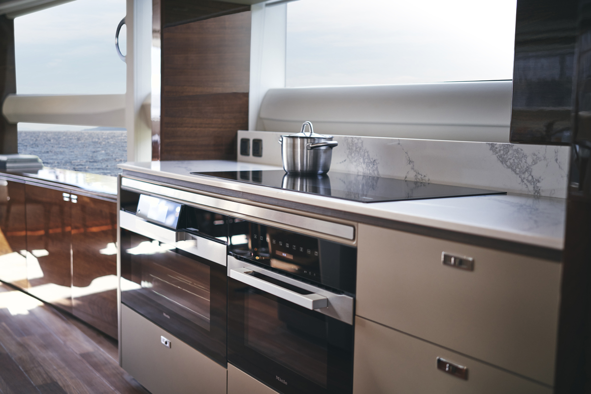 X95 Vista Super Flybridge Yacht | 95ft Yacht | Princess Yachts